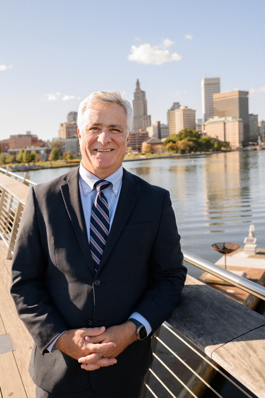 Operação do ICE em Rhode Island gera revolta de político local ...