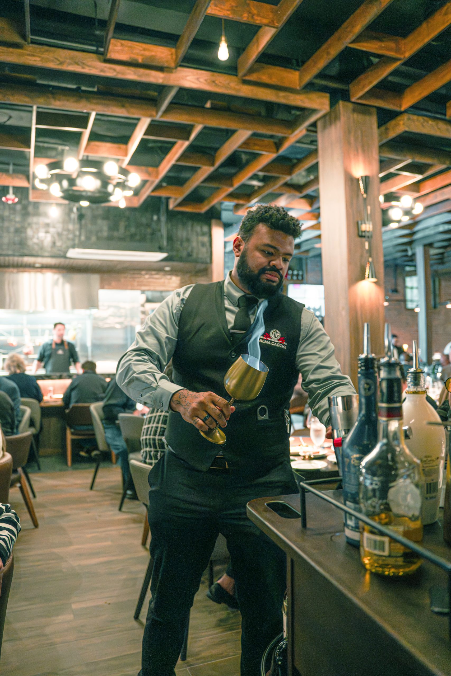 Nelson de Oliveira inaugura churrascaria em Worcester, Alma Gaúcha ...