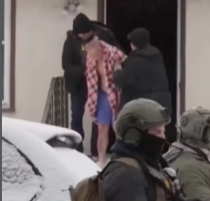 Agentes do ICE invadem casa em Minnesota e “arrastam” homem para a neve ...