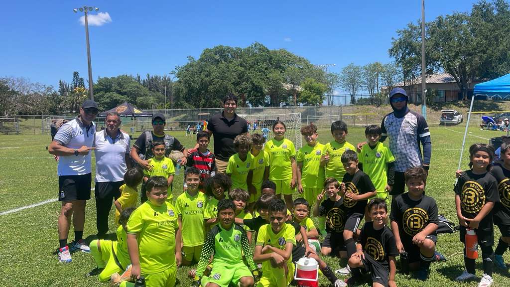CT Da Academia Do Santos FC Recebe Visita Ilustre De César “Mutante ...